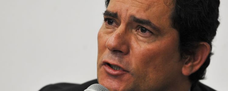 Moro e Bolsonaro usam Twitter para recados mútuos | EuQueroInvestir ...