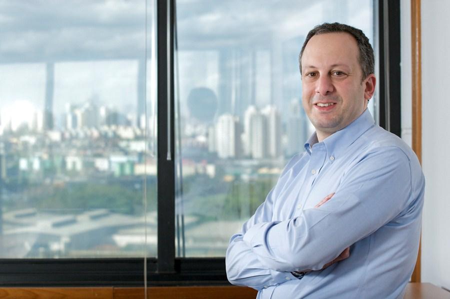 Linx (LINX3): possível fusão com Stone visa dar escala aos negócios